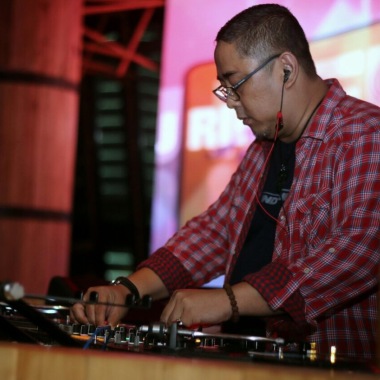 10 DJ terbaik di Jakarta | StarOfService