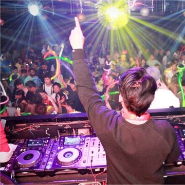 The 10 best hosts / hostesses in Cebu City - Last Updated December 2025 ...